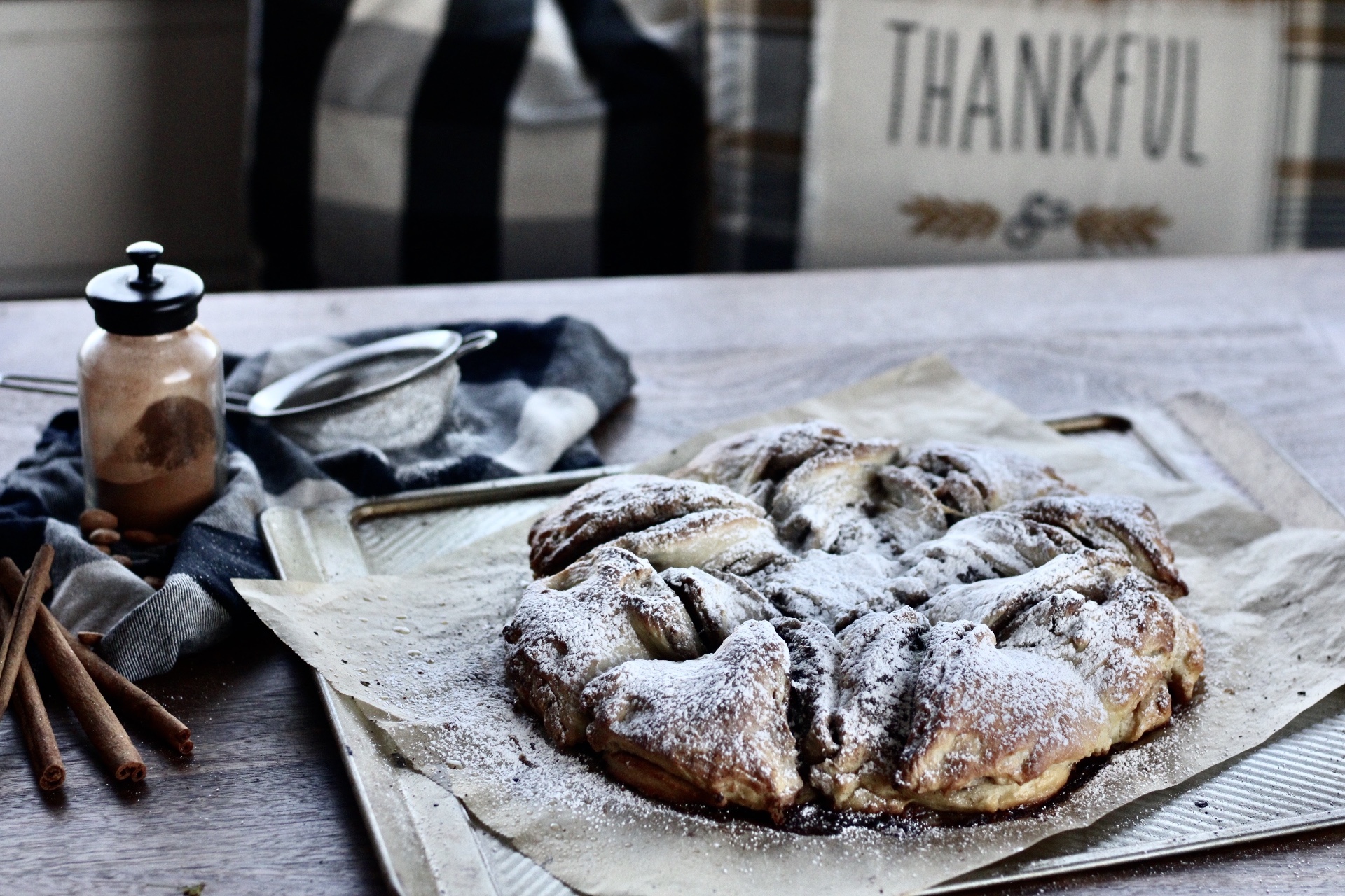 Pumpkin spiced marzipan filled Star Bread {made with sourdough brioche ...